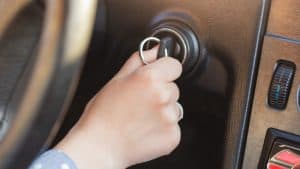 How to Rev The Engine in An Automatic and Manual Car – Rx Mechanic