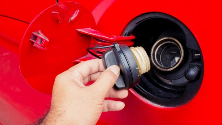 How to Fix Water In Gas Tank? Symptoms and Effects – Rx Mechanic