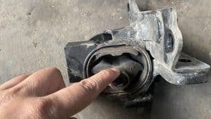 Symptoms of a Bad Engine Mount: All That You Need to Know – Rx Mechanic