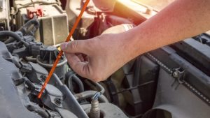 Too much oil in engine Symptoms – How to Fix It? – Rx Mechanic