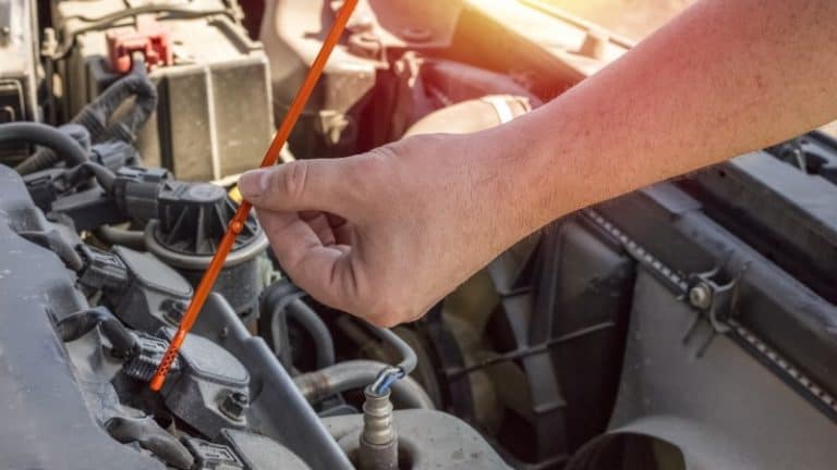 Too much oil in engine Symptoms – How to Fix It? – Rx Mechanic