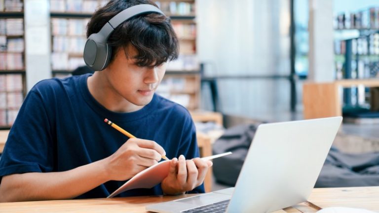 Top 11 Auto Mechanic Schools Online 2025 | Rx Mechanic