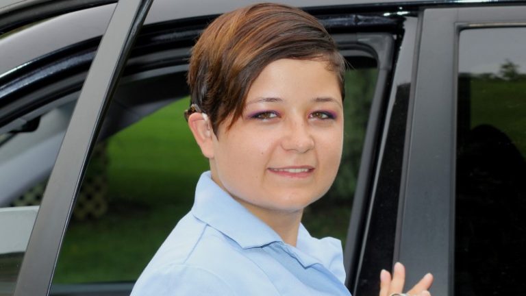 Can Deaf People Drive? All You Need To Know – Rx Mechanic