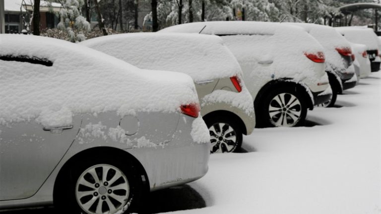 Effective Ways on How to Protect Your Car from Snow Without a Garage | Rx Mechanic