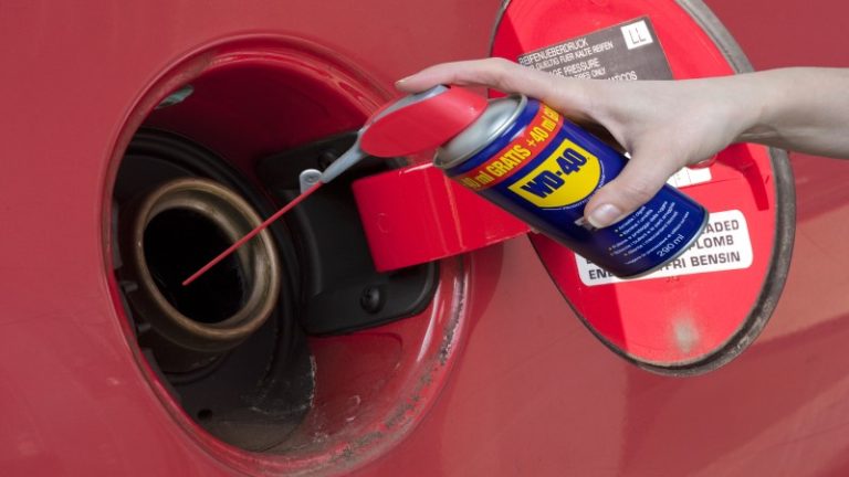 Can You Put WD40 in Gas Tank – Know the Pros and Cons | Rx Mechanic