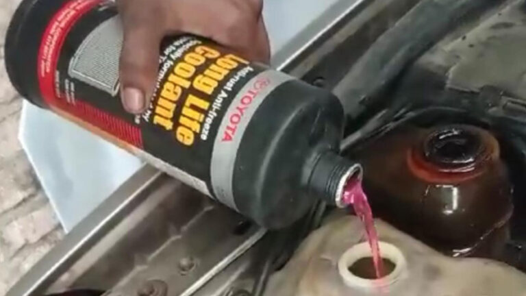 What Color Coolant Does Toyota Use? | Rx Mechanic